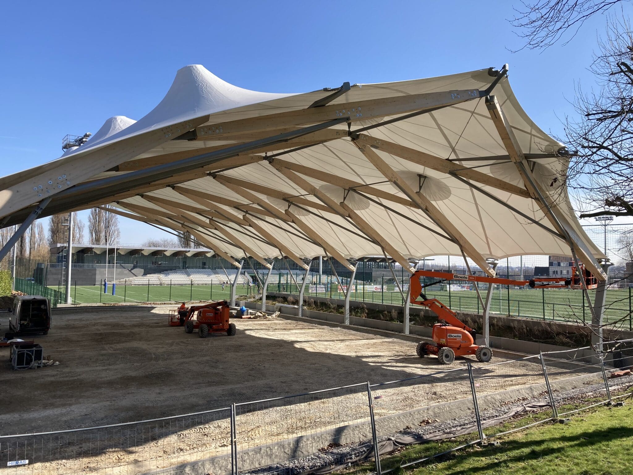 NOH - An Innovative Cover for a Basketball Court - Spantech