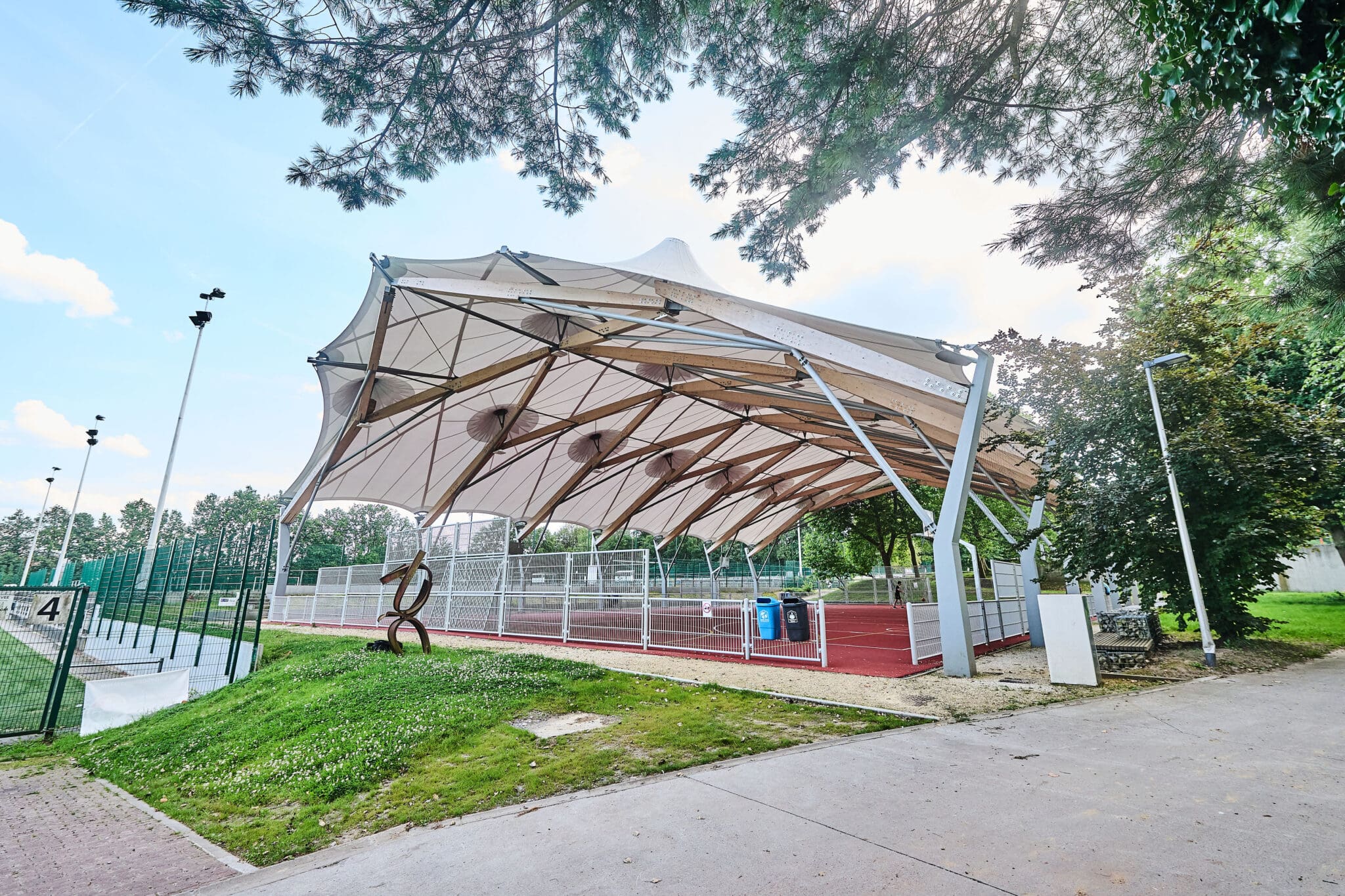 NOH - An Innovative Cover for a Basketball Court - Spantech